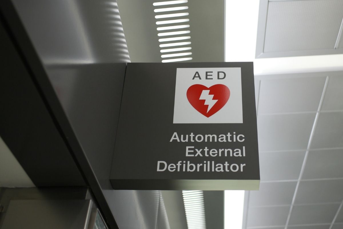 How Does a Defibrillator Save Lives: A Life Saving Tool