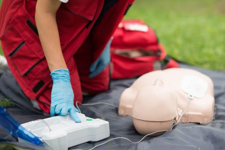 What to Do When Your Defibrillator Starts Beeping | Defib World